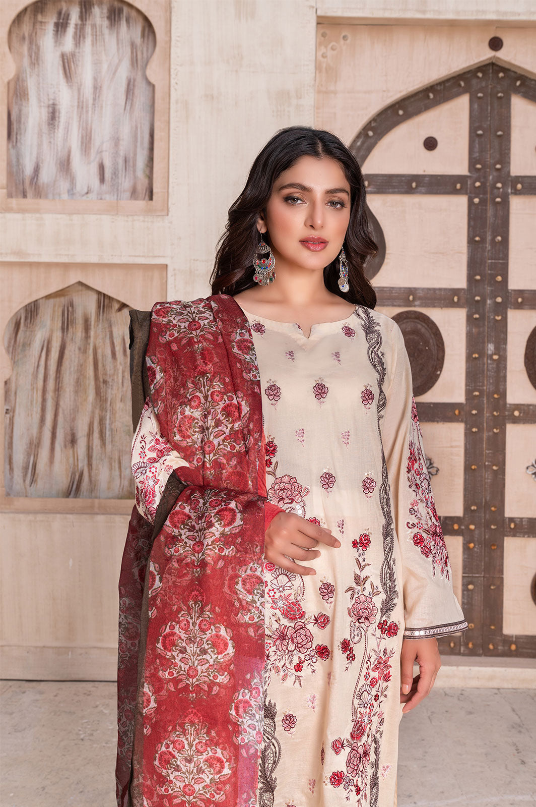 3 Pcs lawn embroidered suit – Rangoli Outfits